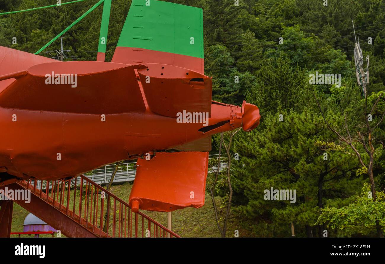 Aft section of North Korean submarine with damaged rudder and propeller ...