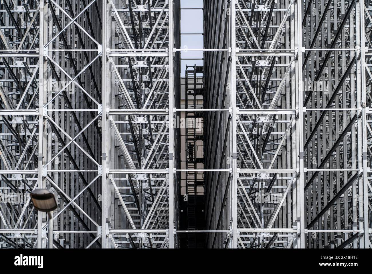 Construction of a high-bay warehouse, storage system for high space ...