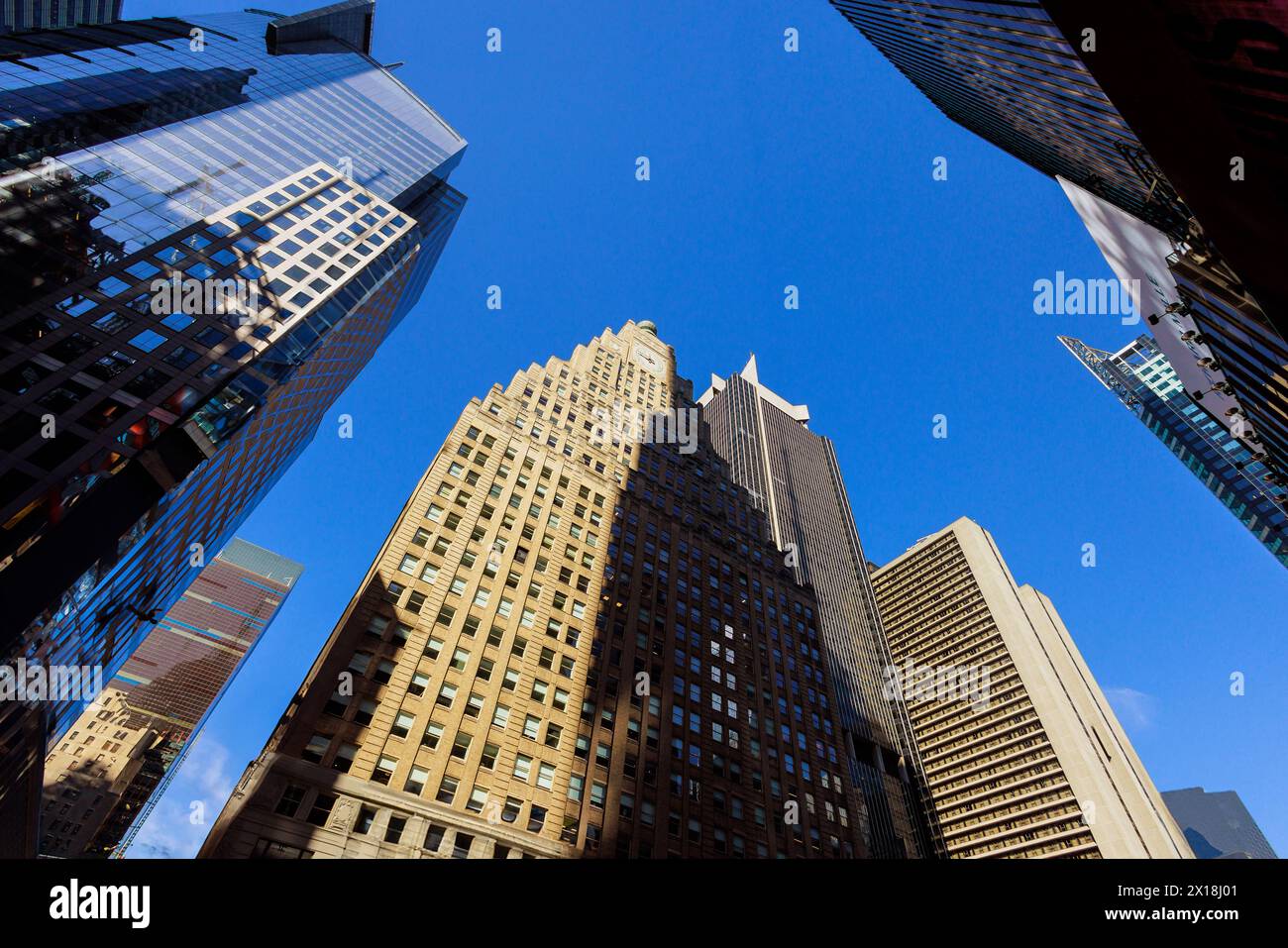 Skyscraper clusters hi-res stock photography and images - Alamy