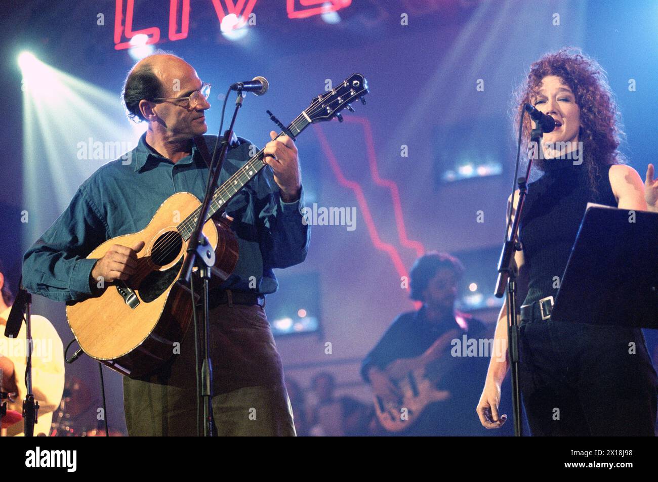 James taylor 1997 hi-res stock photography and images - Alamy