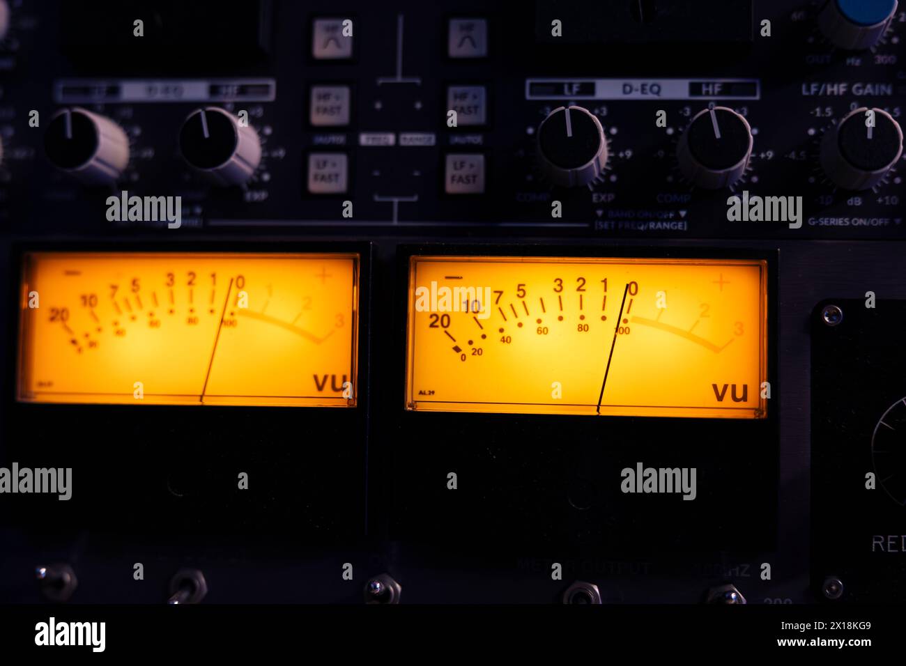 Technical recording equipment and devices for calibrating volume levels ...