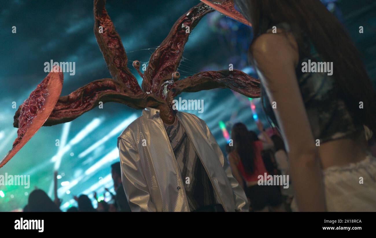 PARASYTE: THE GREY, (aka GISAENGSU: DEO GEUREI), (Season 1, ep. 101 ...