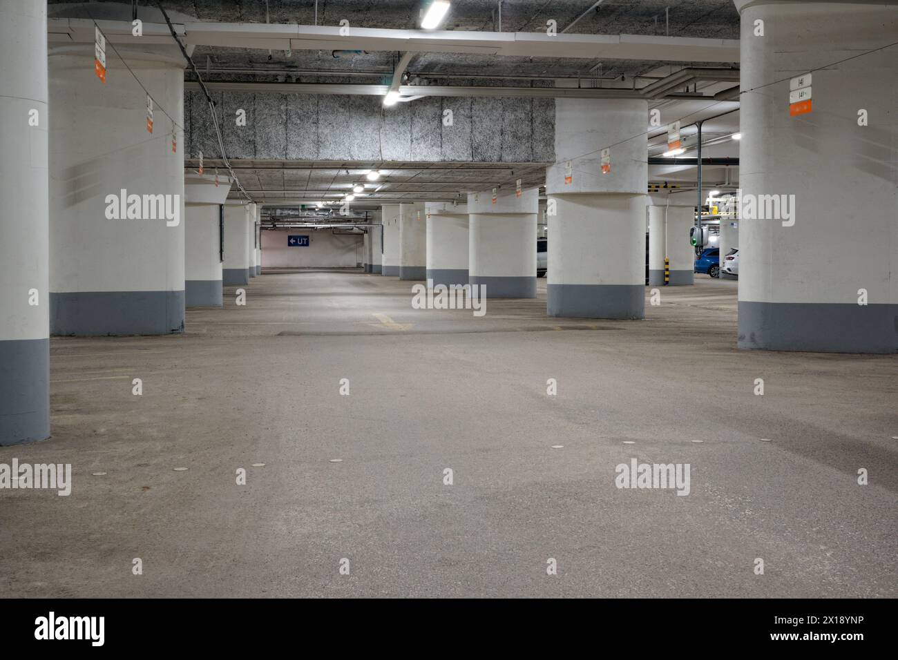 Underground parking lot hi-res stock photography and images - Alamy