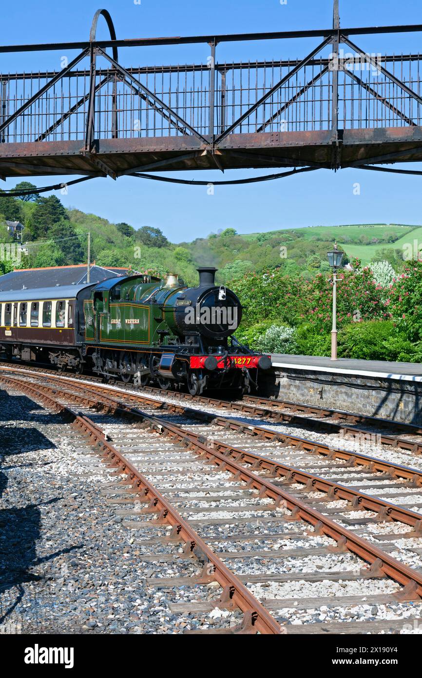 UK, England, Devon, GWR Steam Locomotive No. 4277 'Hercules' arriving ...