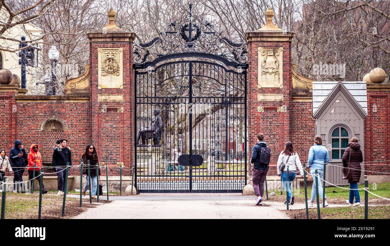 Tutoring university hi-res stock photography and images - Alamy