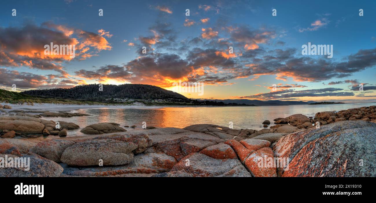 Sunset at Bicheno Beach in Tasmania Stock Photo - Alamy