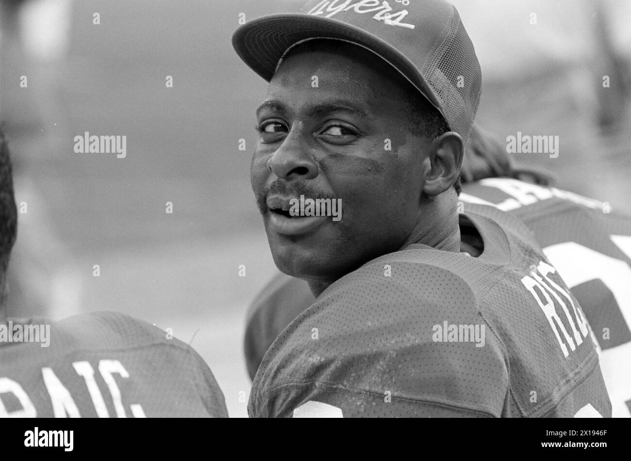 Jerry rice hi-res stock photography and images - Alamy