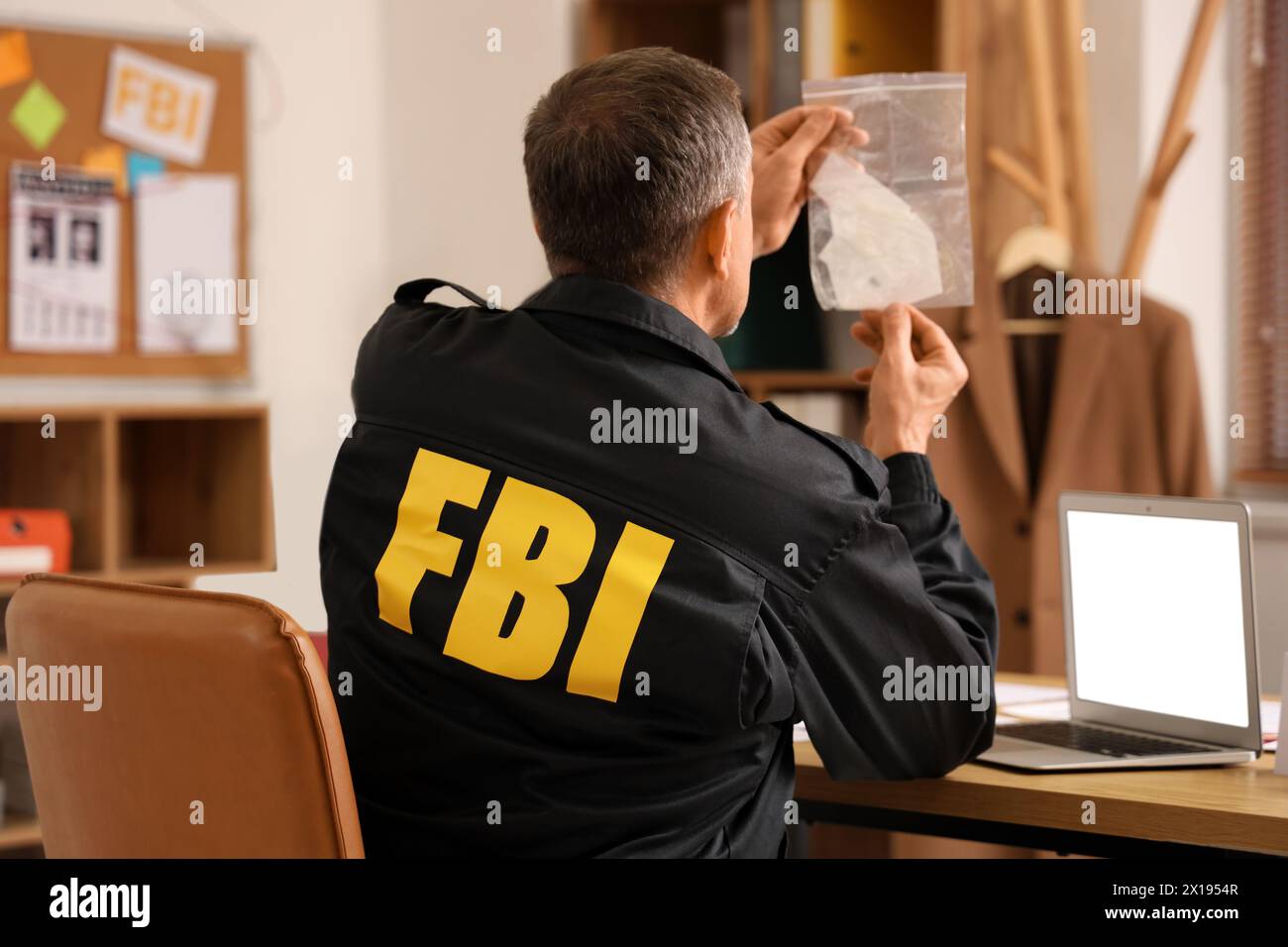 Fbi agent back hi-res stock photography and images - Alamy