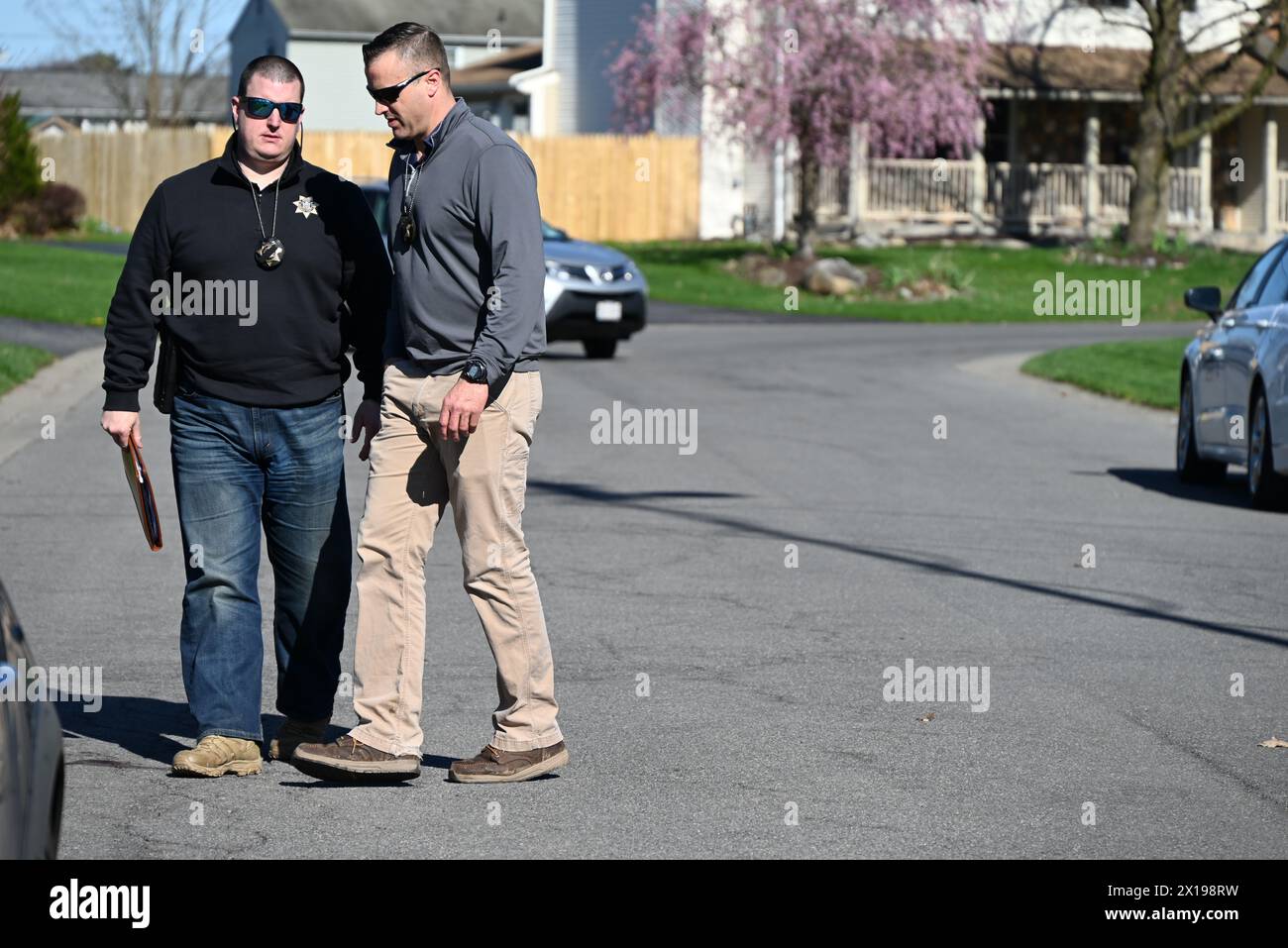 Crime tape plate hi-res stock photography and images - Alamy