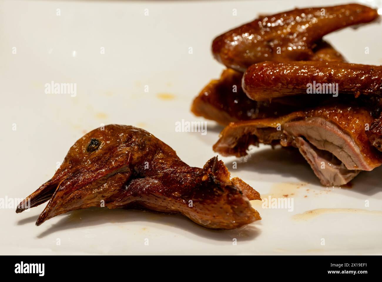 Chinese restaurant, Roasted Pigeon, Hong Kong, China Stock Photo - Alamy