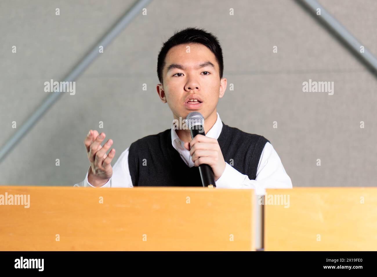Talking public speaking interview hi-res stock photography and images ...