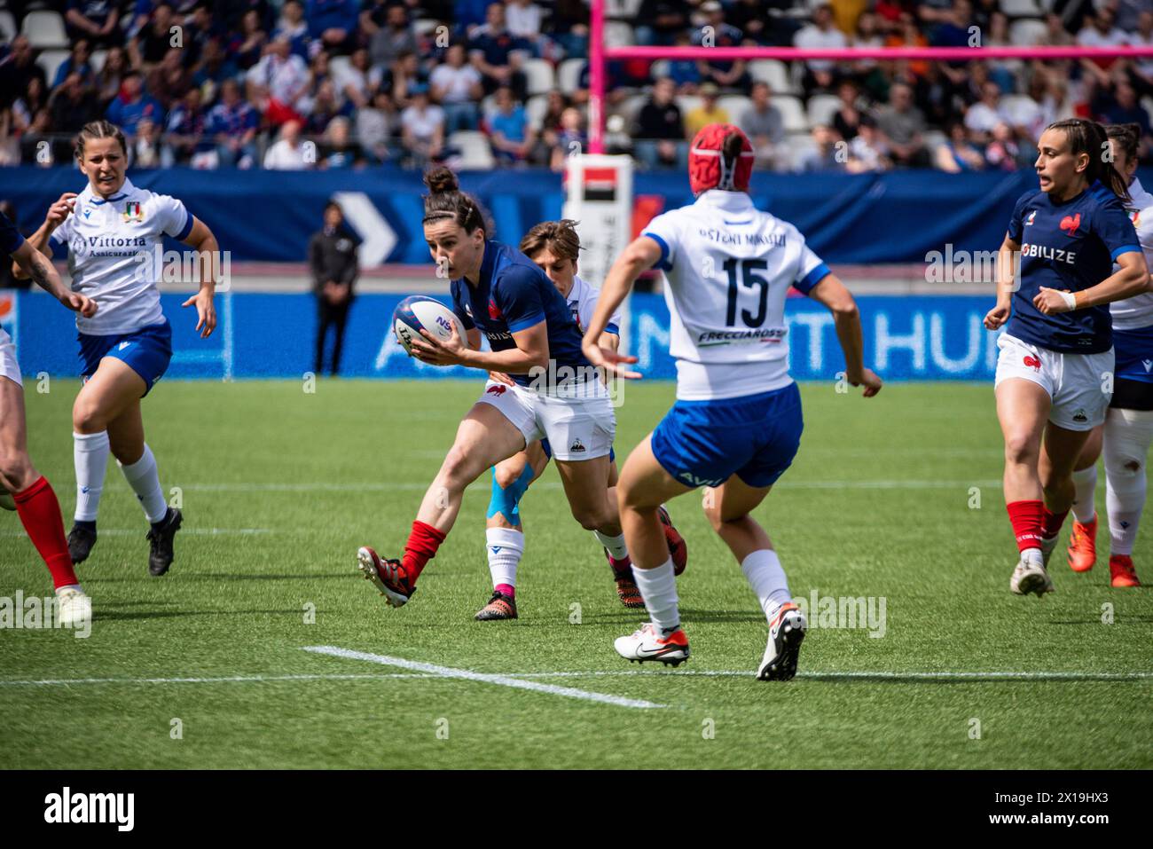 Gabrielle Vernier of France and Vittoria Ostuni Minuzzi of Italy fight ...