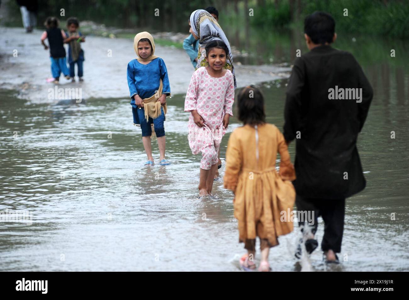 Peshawar, Peshawar, Pakistan. 15th Apr, 2024. Extreme weather ...