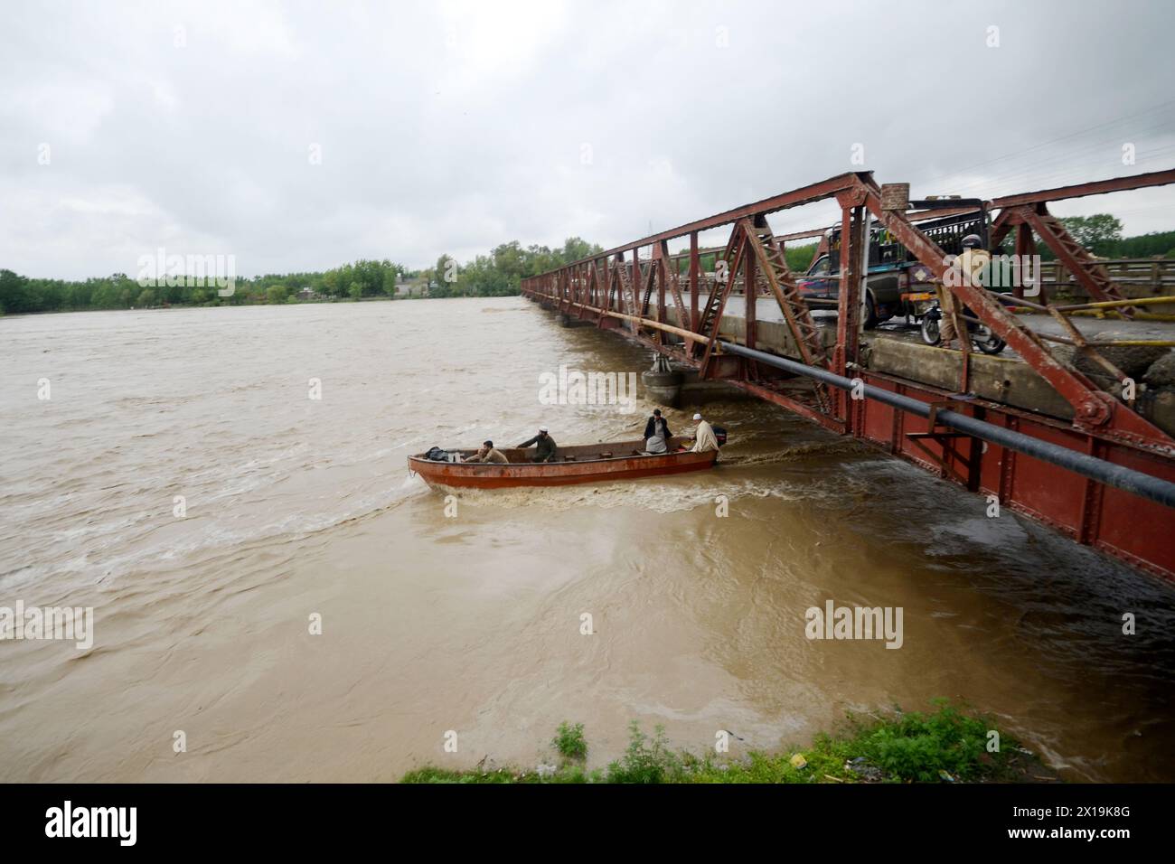 Peshawar, Peshawar, Pakistan. 15th Apr, 2024. Extreme weather ...