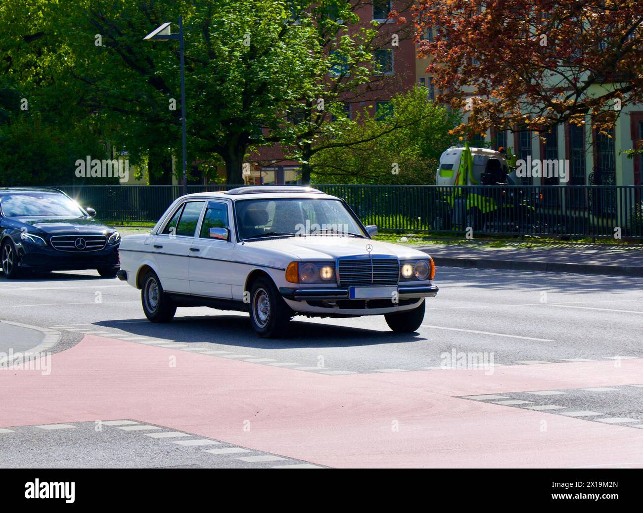 Mercedes benz w123 1975 1985 hi-res stock photography and images - Alamy