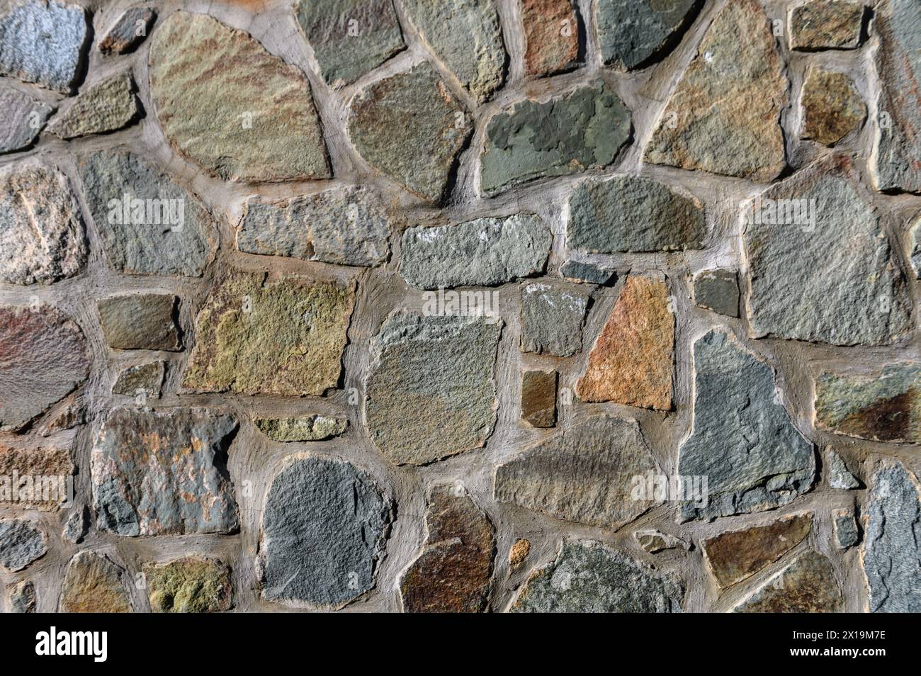 Stone Veneers, cladding wall made of stacked slabs of natural rocks 2 ...