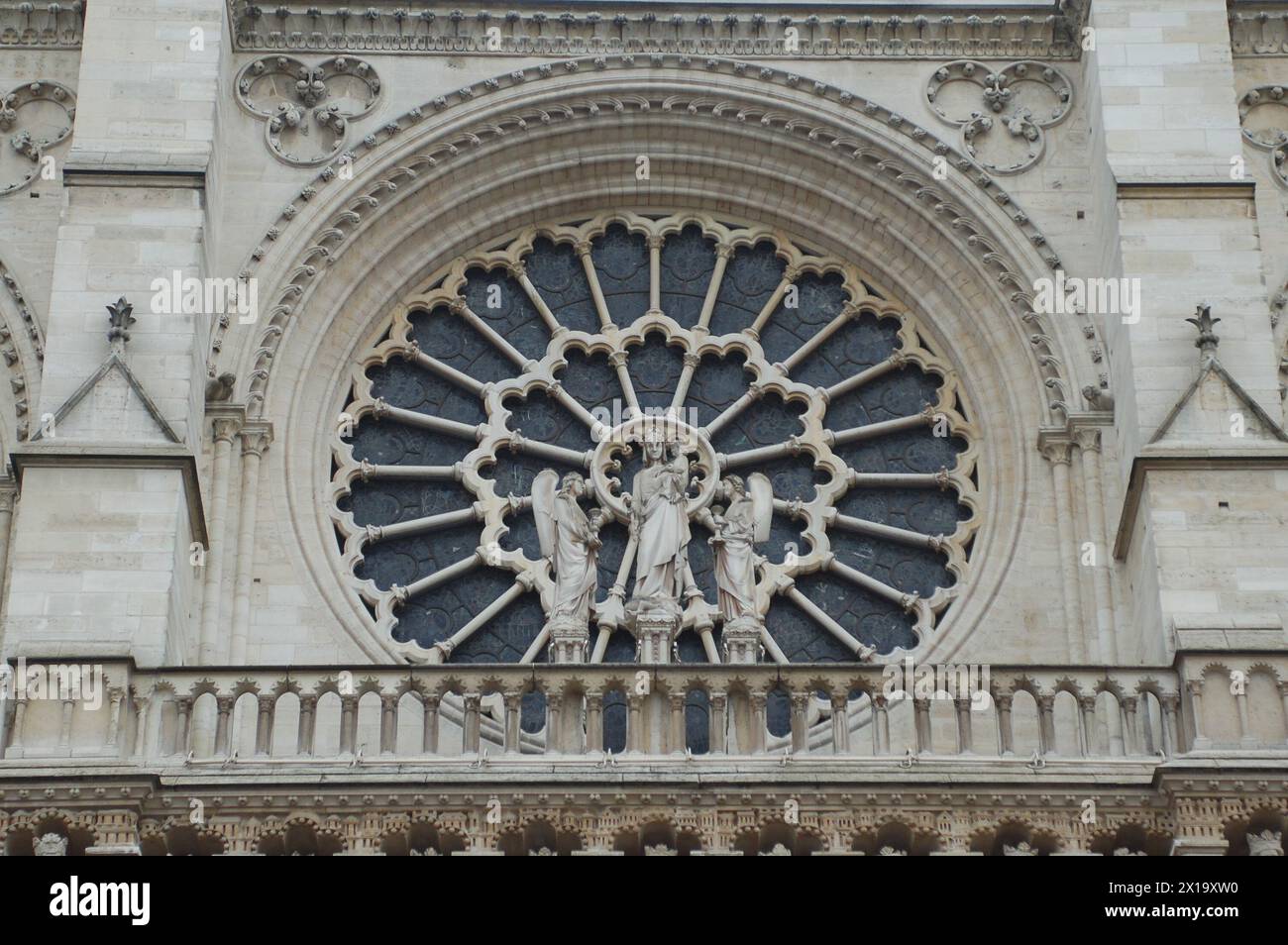 Cath drale de hi-res stock photography and images - Alamy