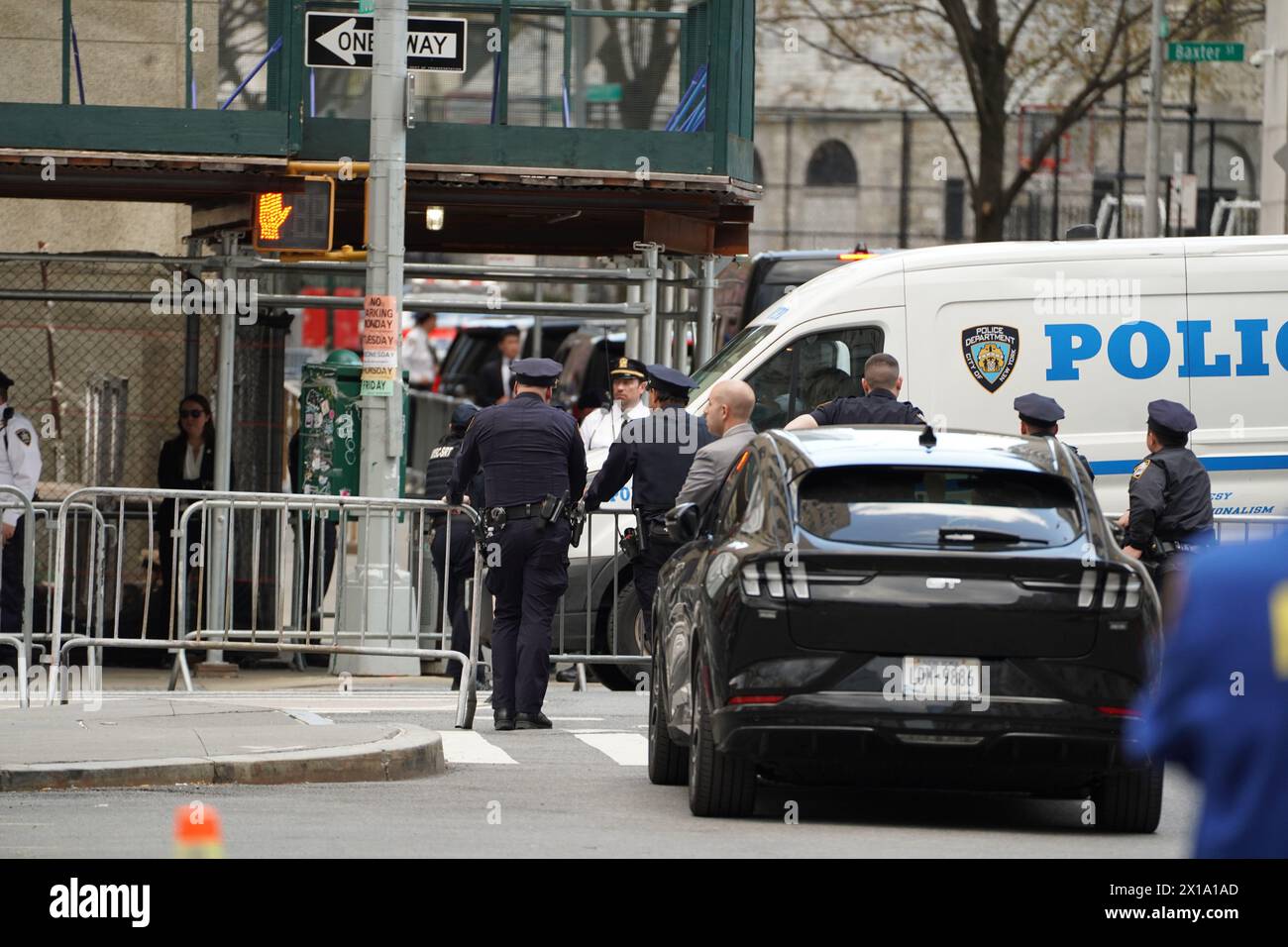 Nypd secret service hi-res stock photography and images - Alamy