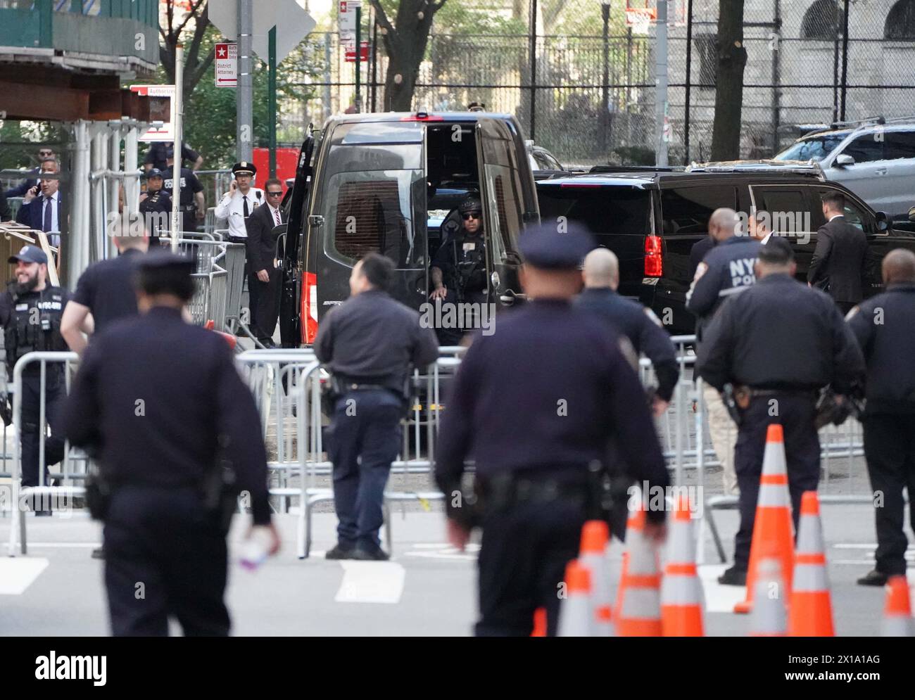 Nypd secret service hi-res stock photography and images - Alamy