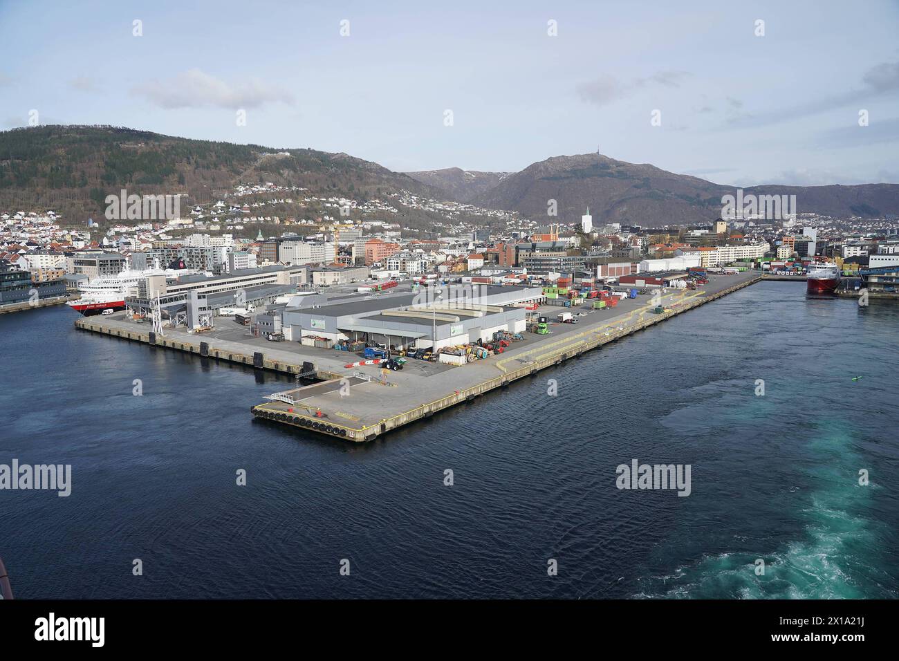 Hafen von Bergen - Bergen 08.04.2024: Sightseeing Bergen *** Port of ...