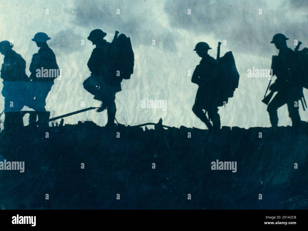 British Yorkshire troops during the Allied counterattack in Summer 1918 ...