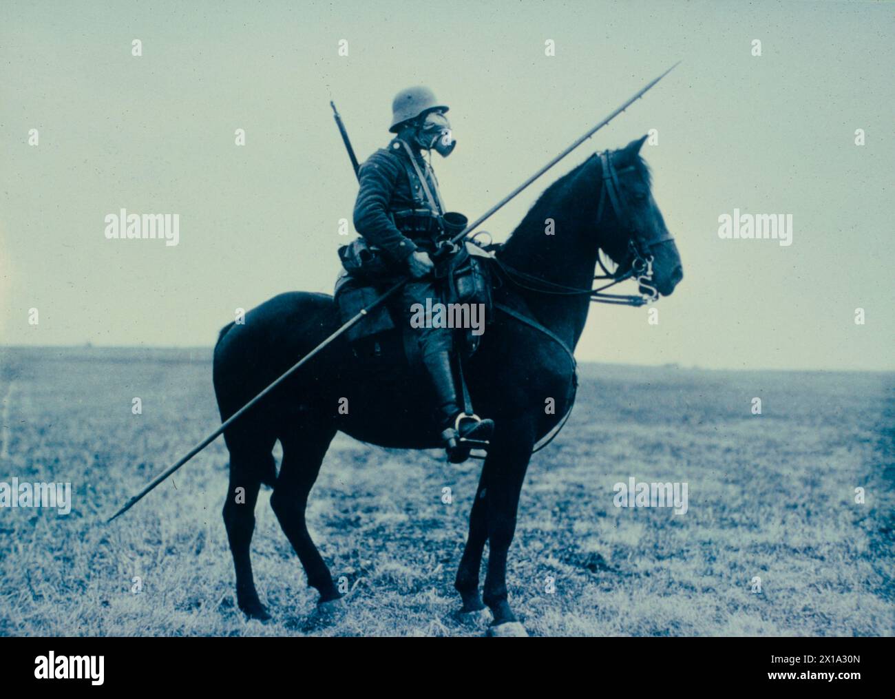 Ww1 german gas mask hi-res stock photography and images - Alamy