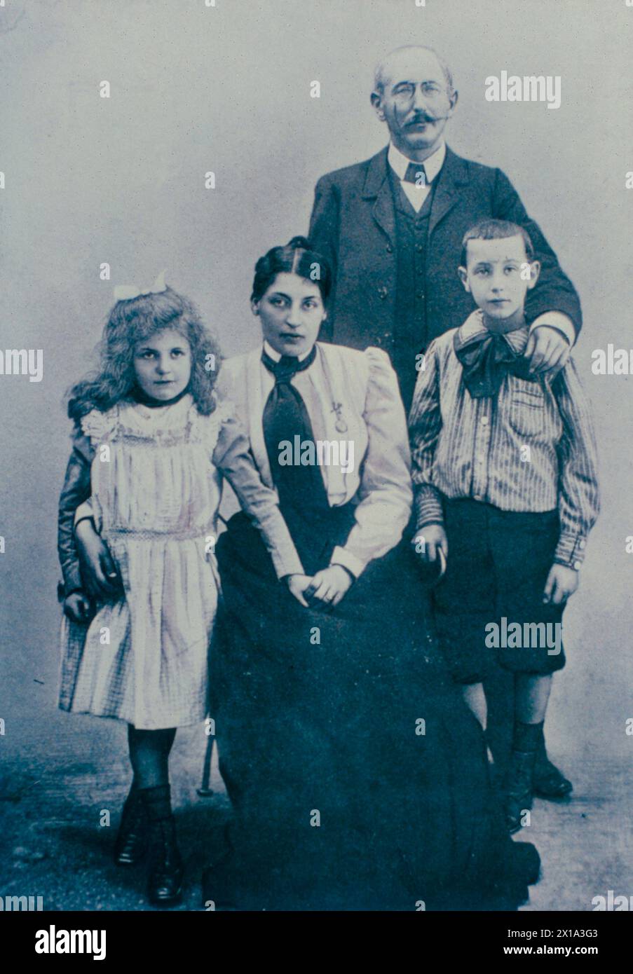 French captain Alfred Dreyfus and his family, France 1894 Stock Photo ...