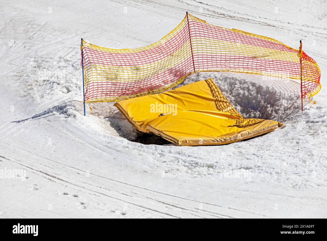 Pit slope hi-res stock photography and images - Alamy