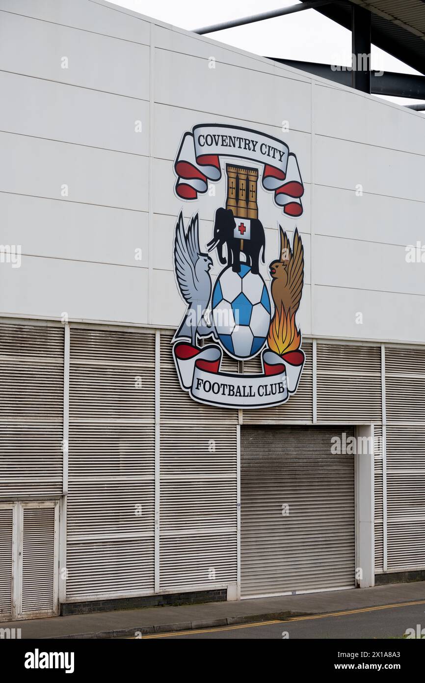 England football badge hi-res stock photography and images - Alamy