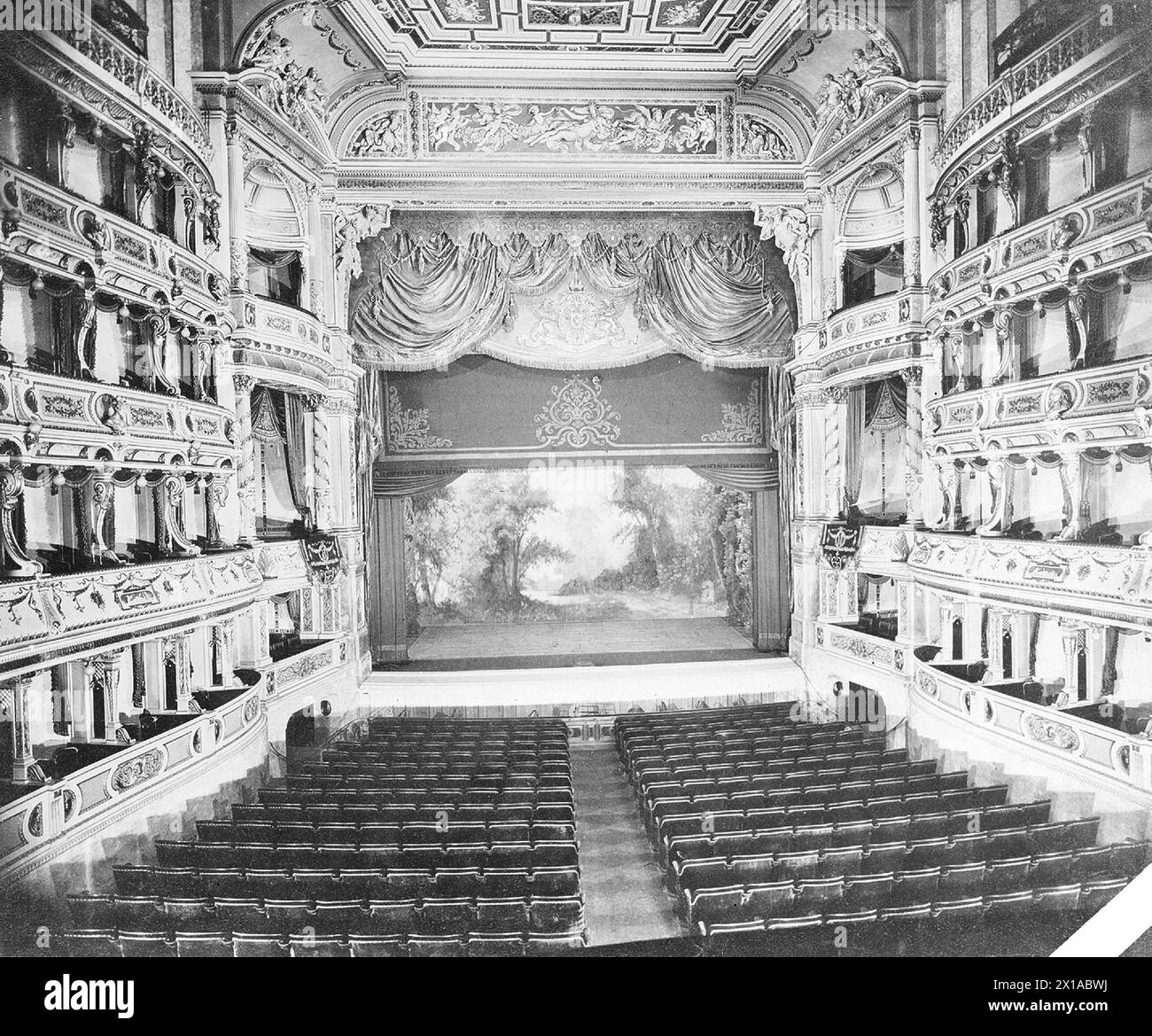The burgtheater auditorium hi-res stock photography and images - Alamy