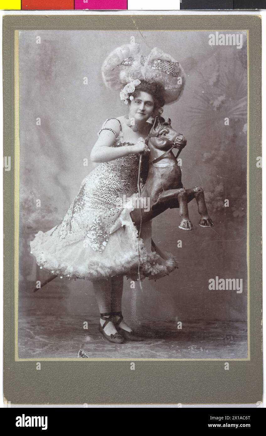 Variety dancer hi-res stock photography and images - Alamy