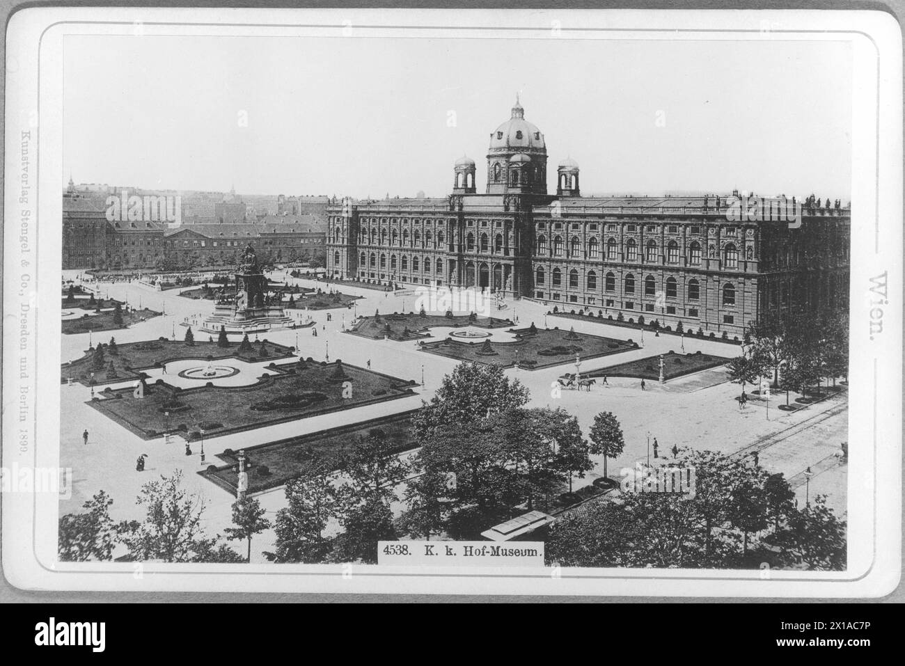 Vienna 1, museum of natural history, front view from higher garrison ...