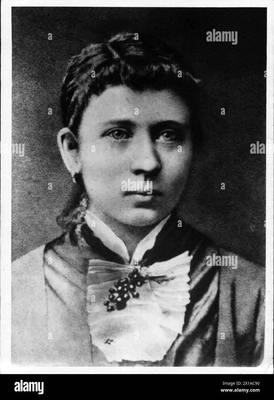 Hitler mother, portrait of Klara Hitler, 1890 - 18900101 PD14986 ...