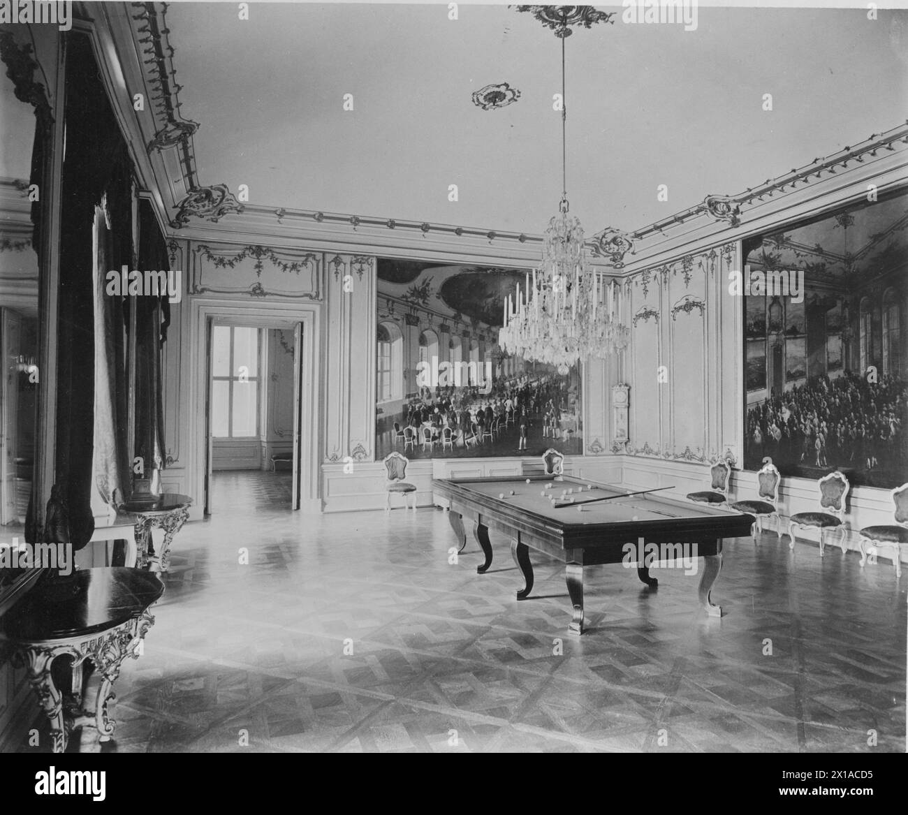 Poolroom Black and White Stock Photos & Images - Alamy