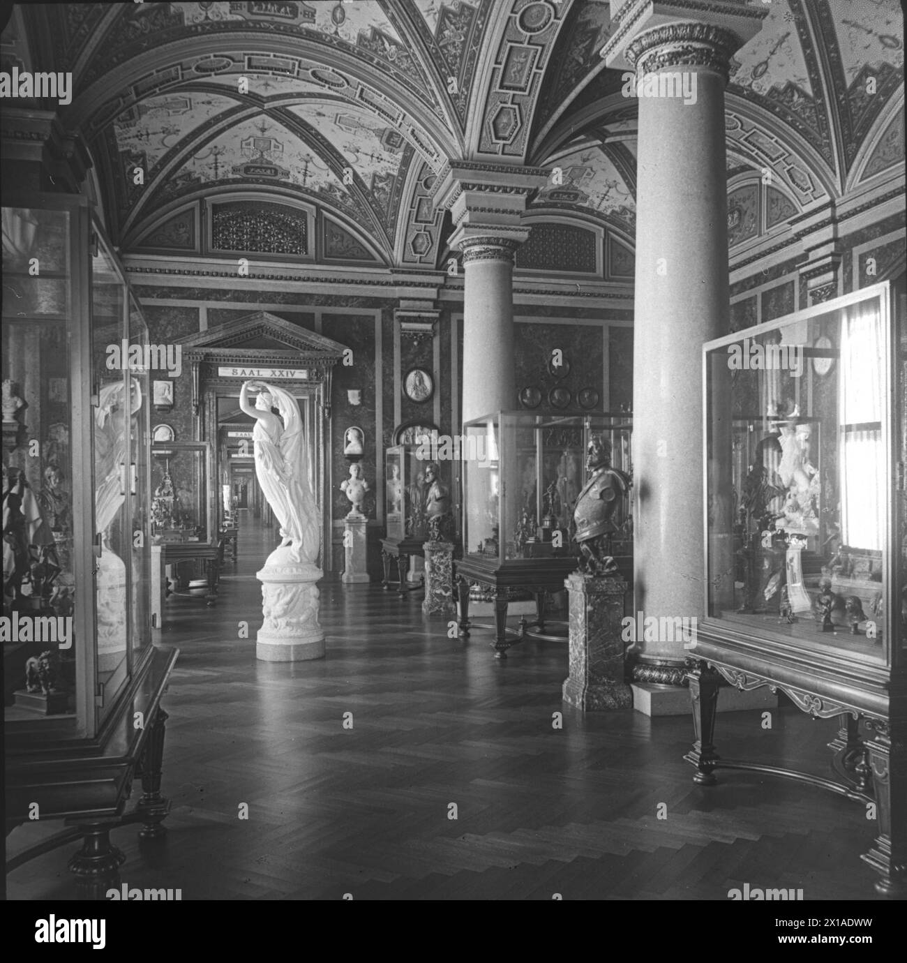 Vienna 1, Museum of Art History, gallery: cabinet of curiosities hall ...