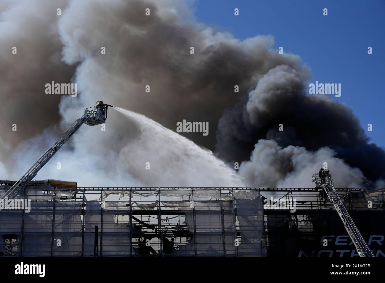 Firefighters are working in connection with the Boersen burning in ...