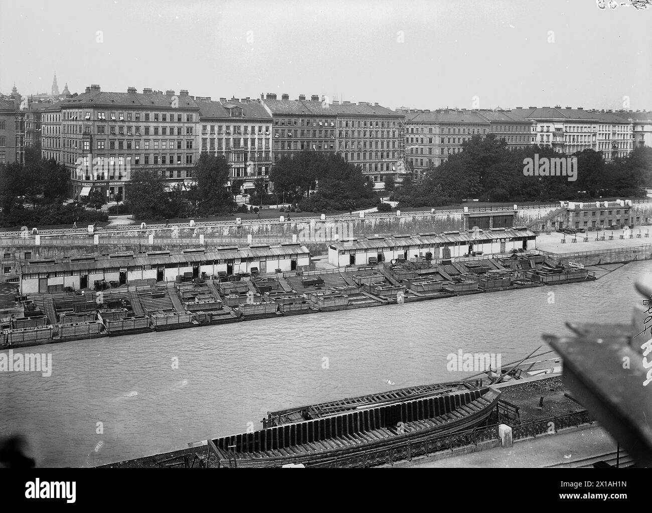 Vienna 1, at Schanzel, fish market: roof image from the Leopoldstaedter ...