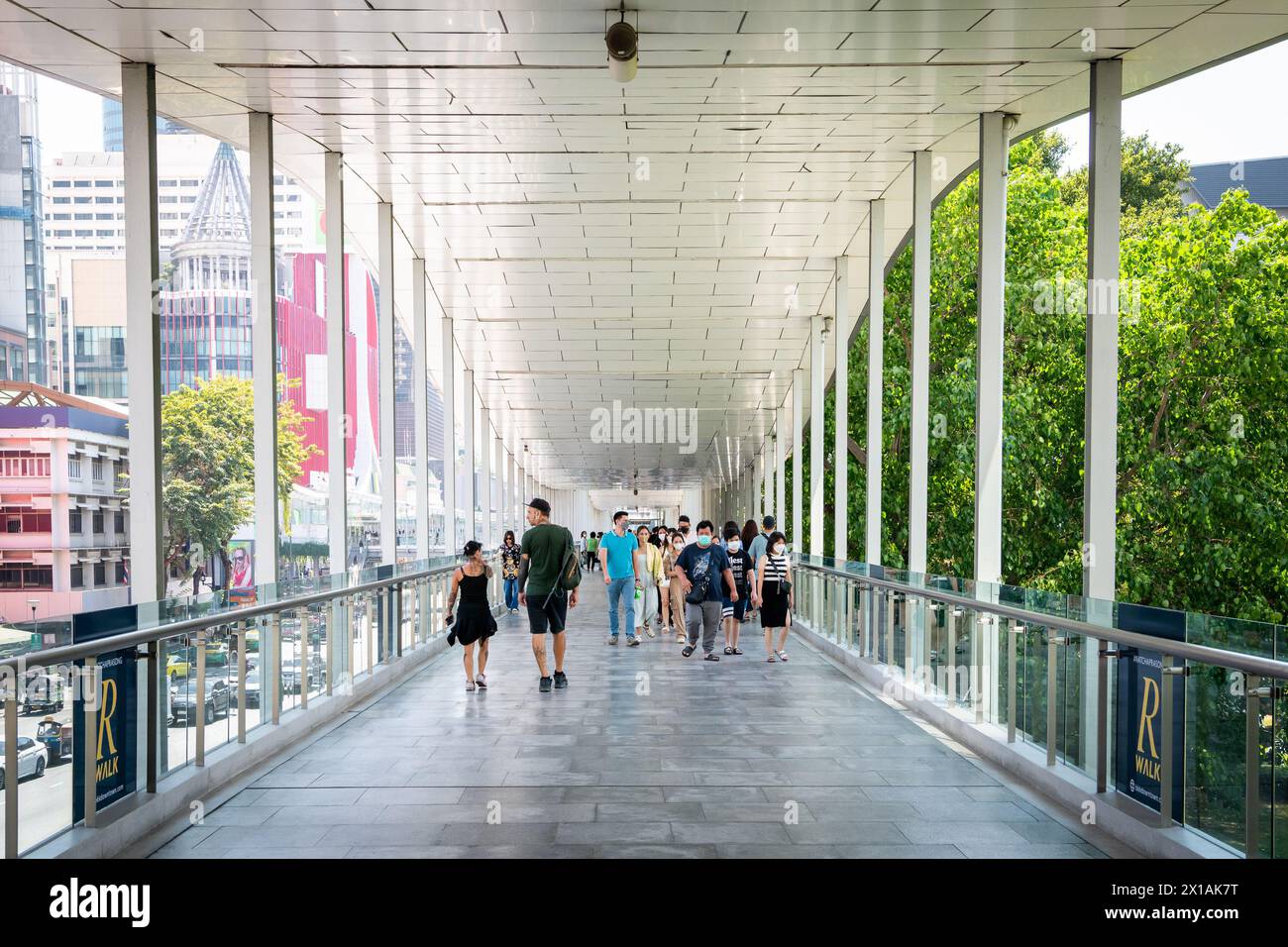 Ratchaprasong sky walk hi-res stock photography and images - Alamy