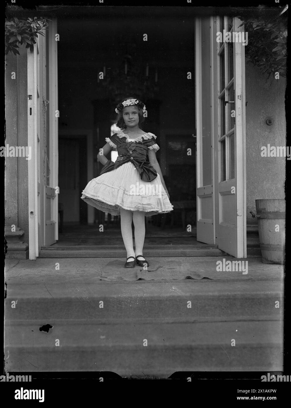 Picture Susanne sordidness (1911-1991) as child in the costume, Susanne ...