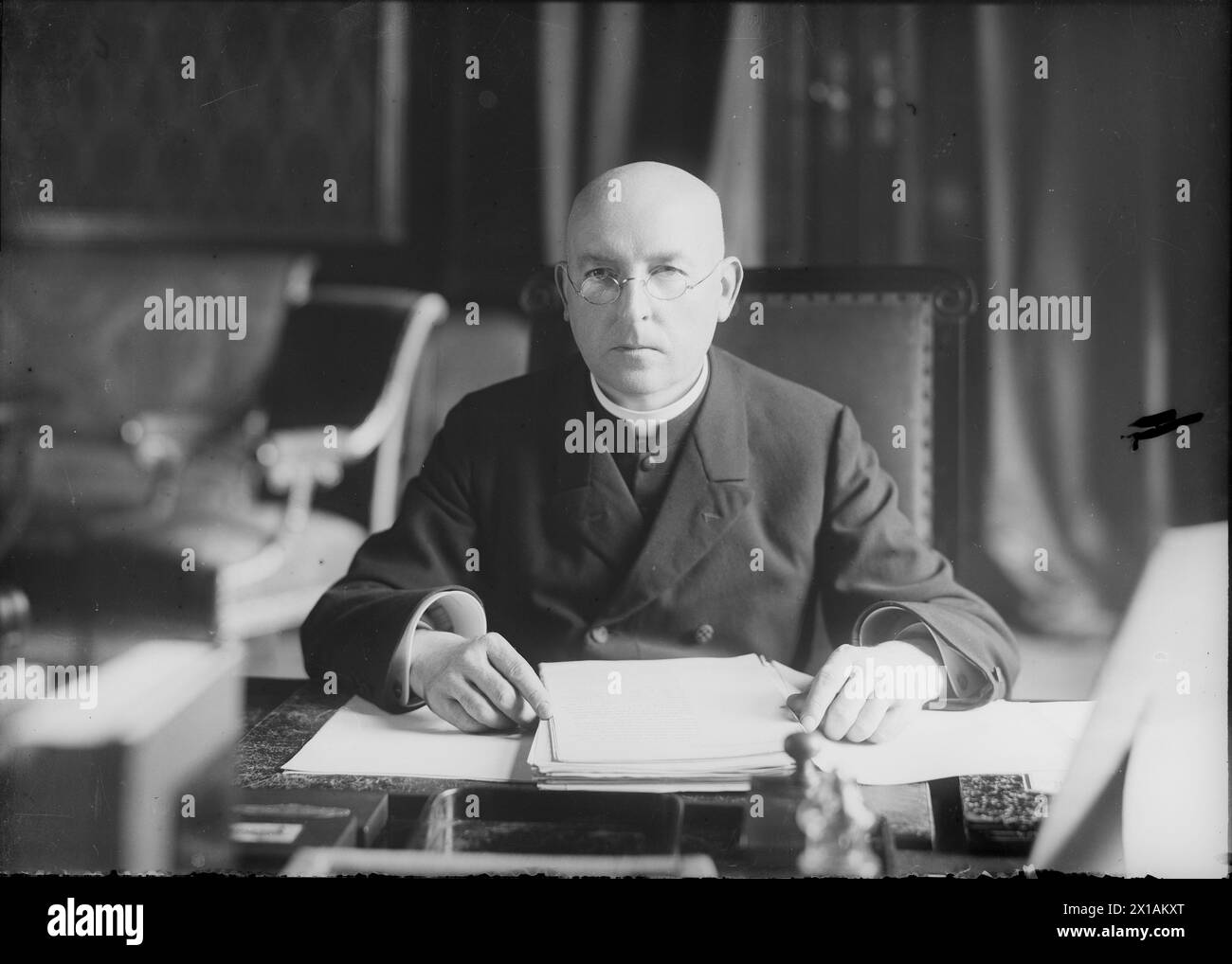 Ignatius Seipel on the writing table, 1922 - 19220101 PD2218 ...