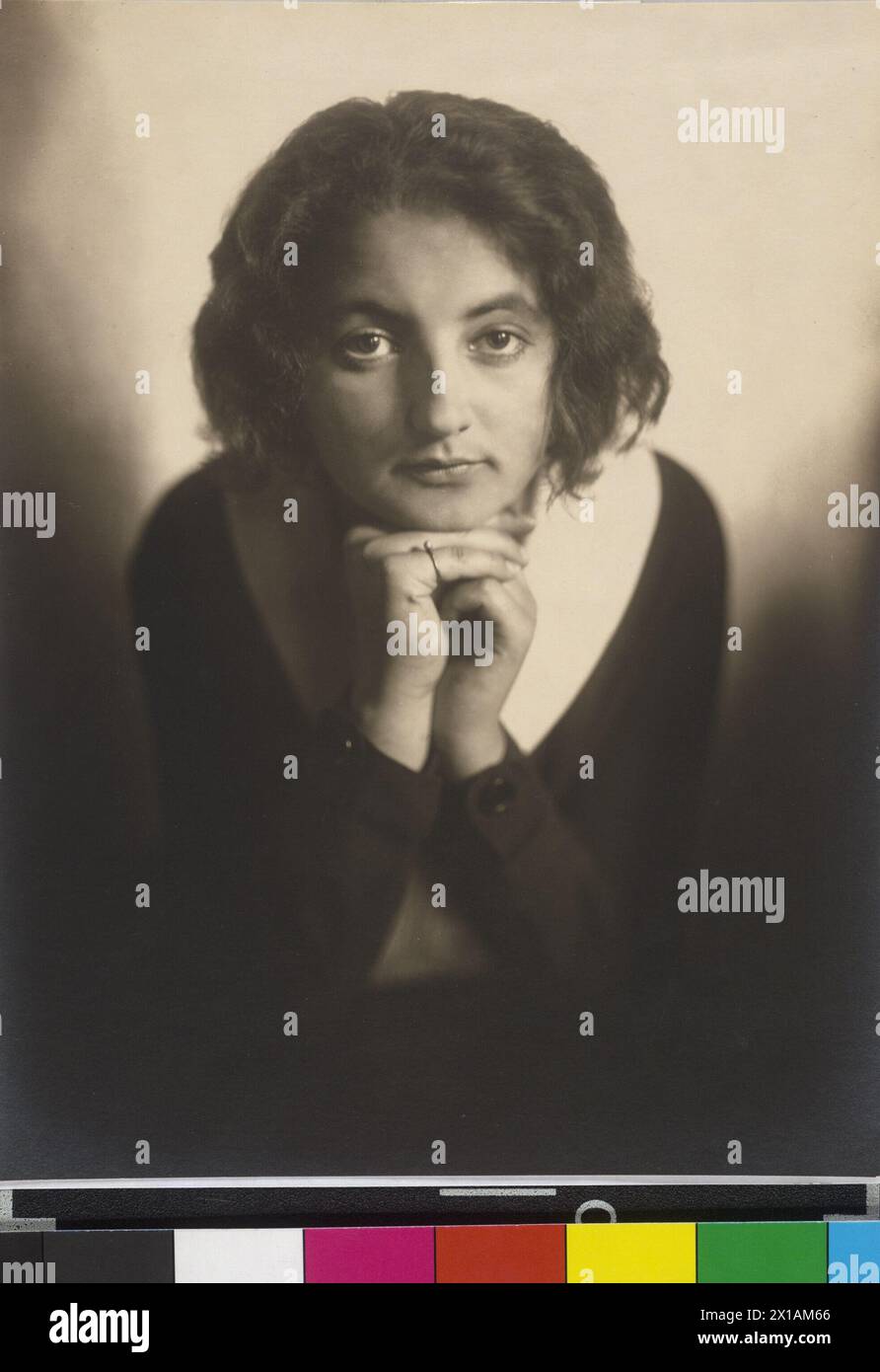 Lili schnitzler hi-res stock photography and images - Alamy