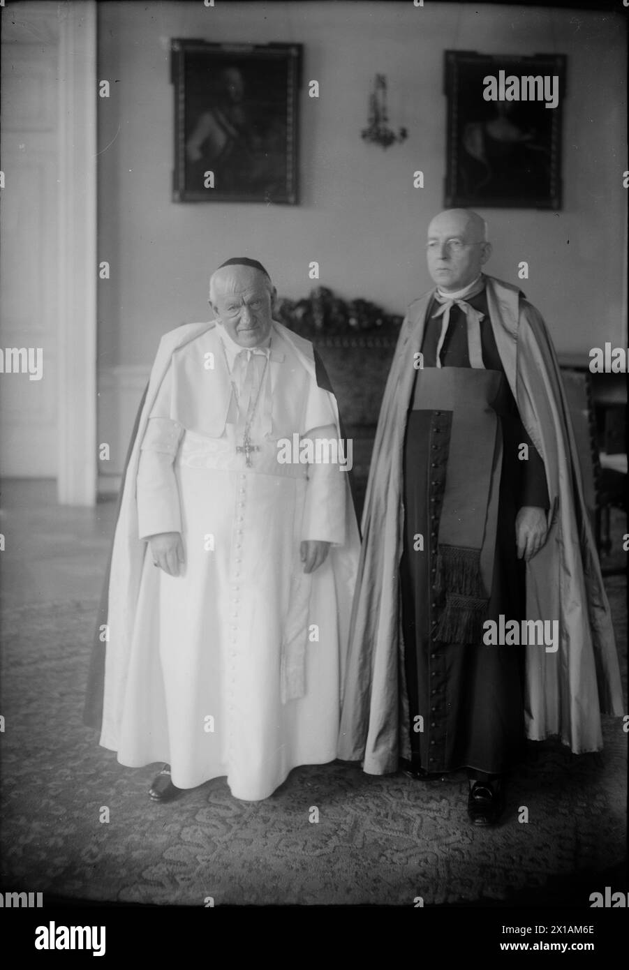 Linz cathedral consecration 1924, Ignatius Seipel with cardinal Andreas ...