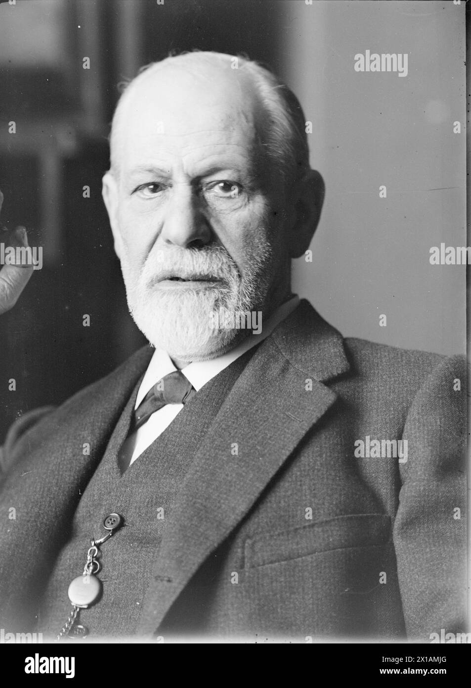 Picture Sigmund Freud (1856-1939), portrait Sigmund Freud., 1926 ...