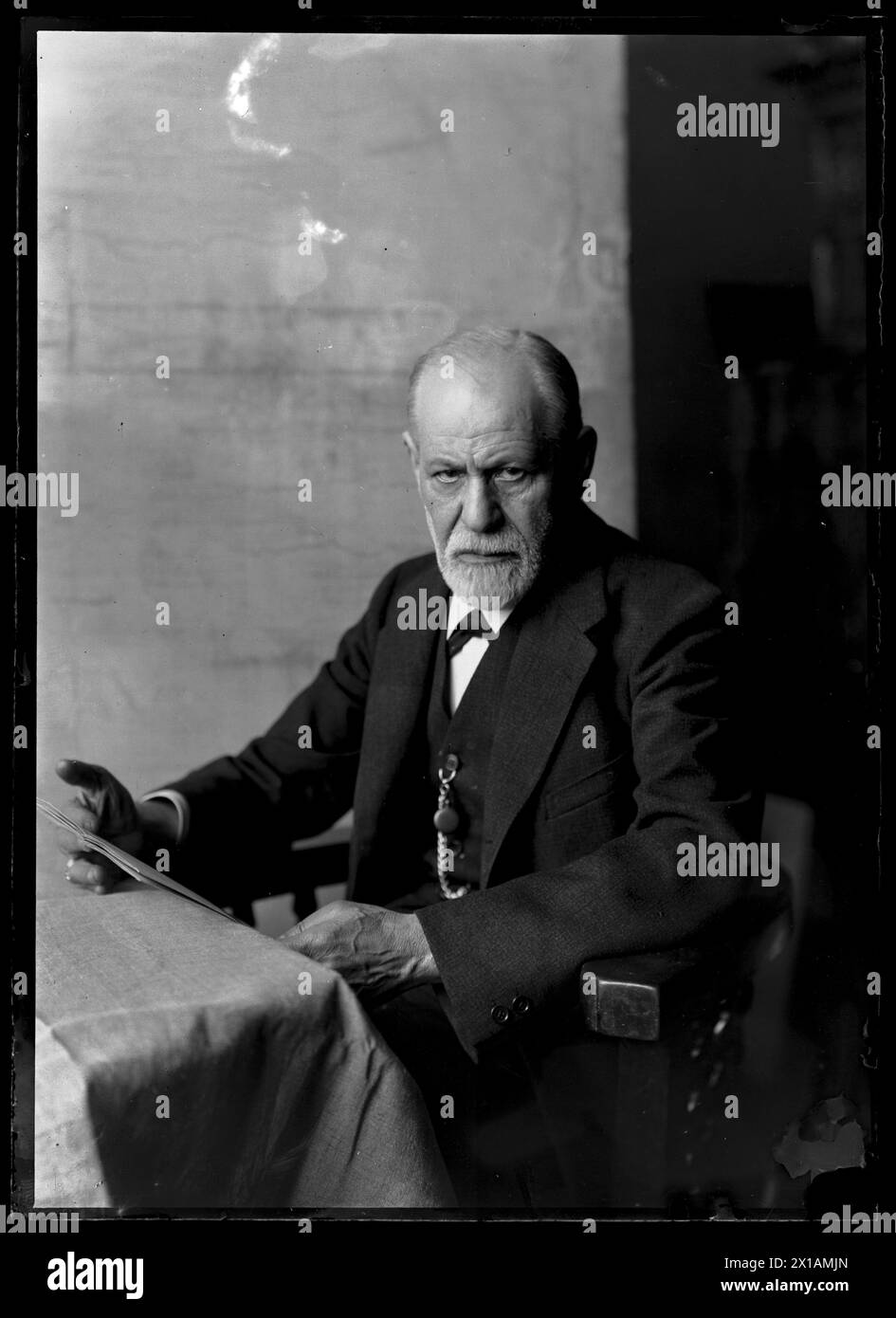 Picture Sigmund Freud (1856-1939), Sigmund Freud with a newspaper at a ...