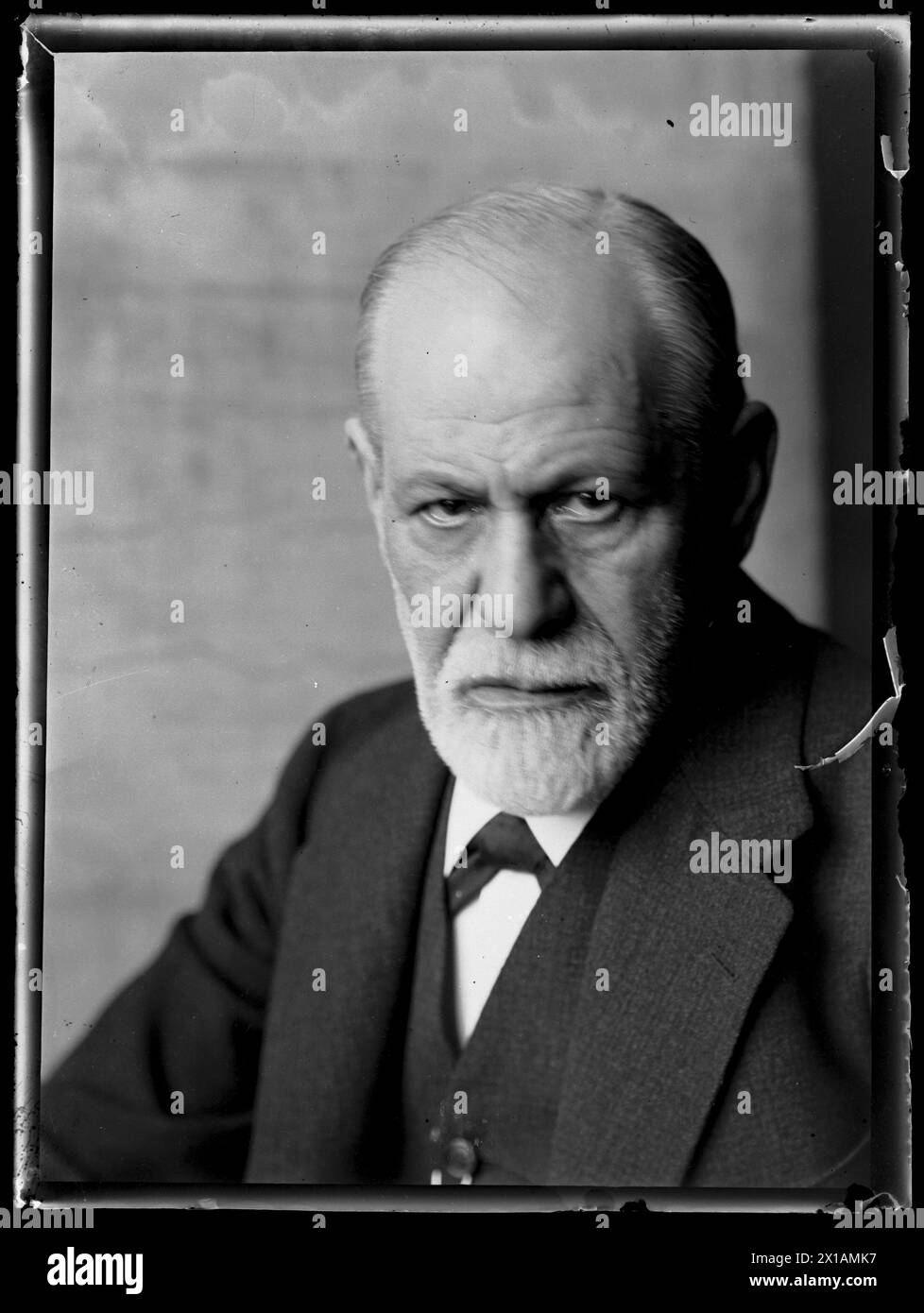 Picture Sigmund Freud (1856-1939), portrait Sigmund Freud., 1926 ...