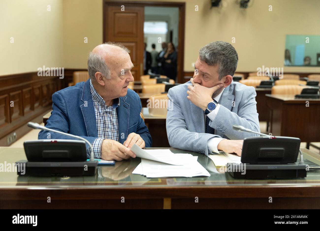 The alternate member of the commission and deputy of EH Bildu Iñaki ...