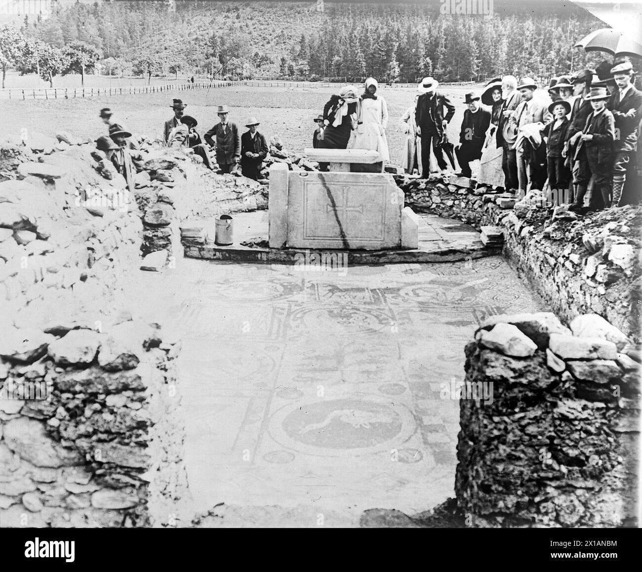 Tessellated floor hi-res stock photography and images - Alamy