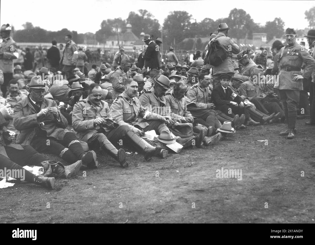 Paramilitary uniforms uniform hi-res stock photography and images - Alamy