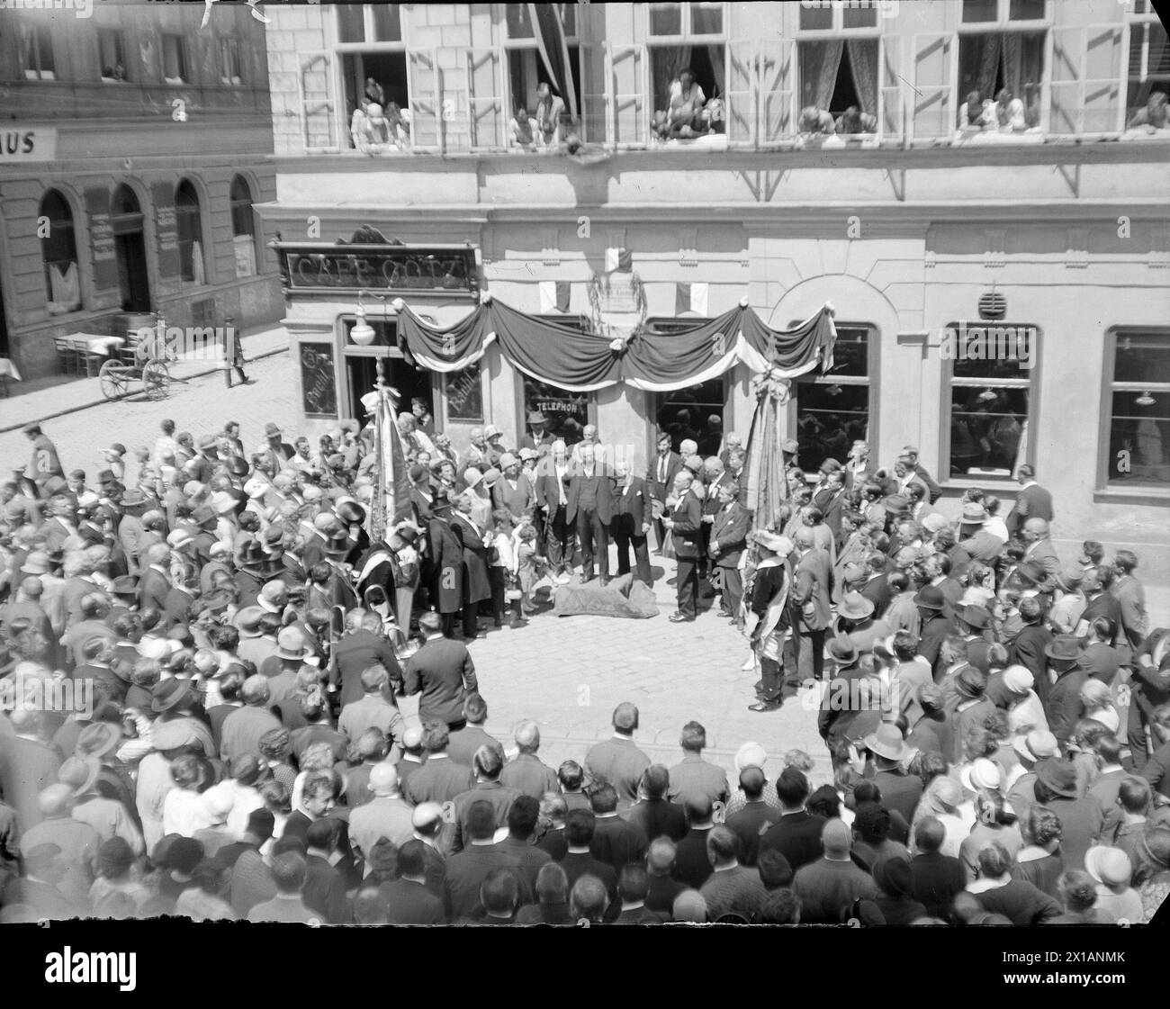12 plaque Black and White Stock Photos & Images - Alamy