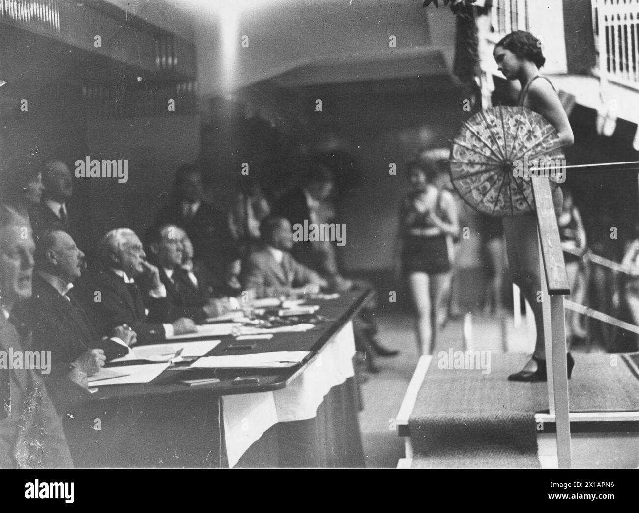 Beauty contest 1930s hi-res stock photography and images - Alamy